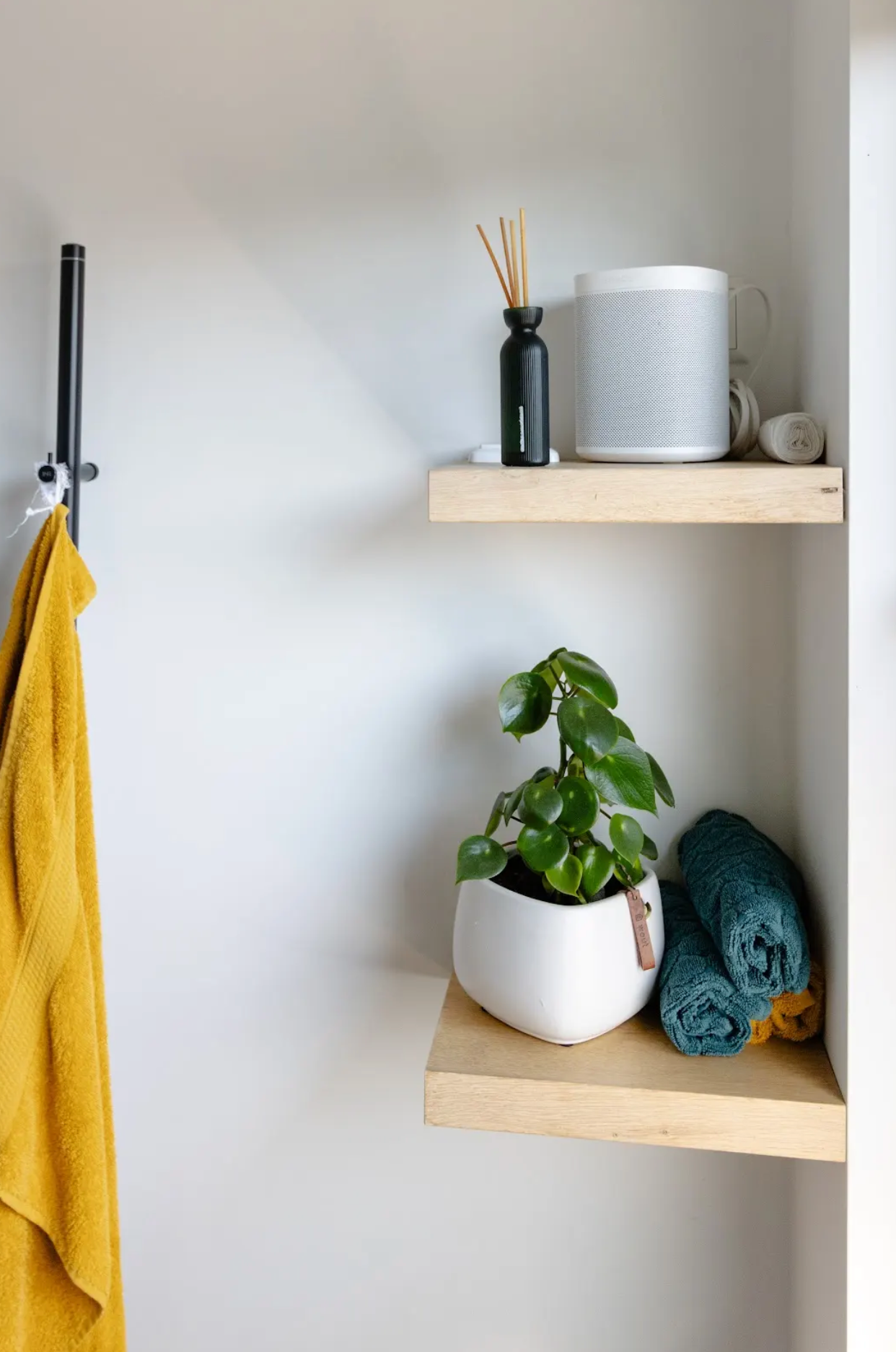 Wandplank Zwevend Rustiek Eiken – Weij Maatwerk & Interieur